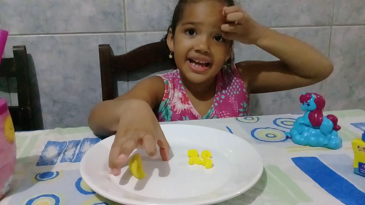 Brincadeira comida de verdade x comida de mentira - YouTube