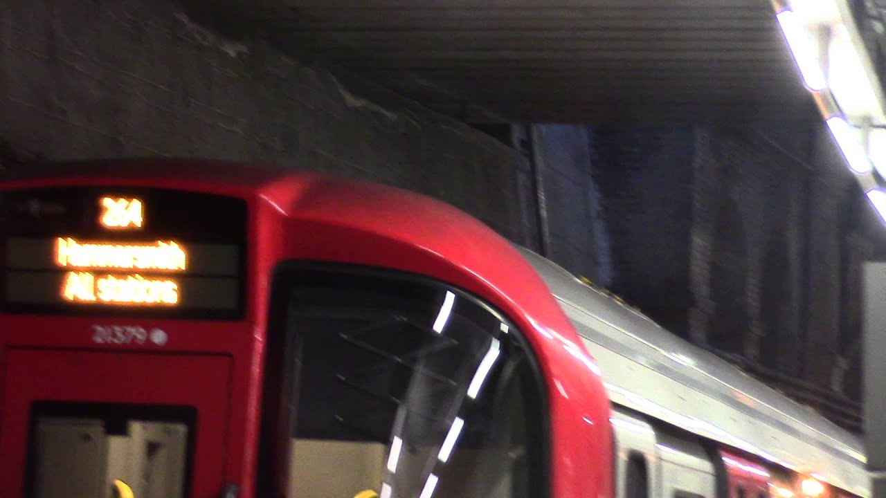 ALL STATIONS HAMMERSMITH+CITY LINE TRAIN TO HAMMERSMITH!!!!! IN ALDGATE ...