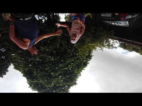 Eu brigando com minha irmã de luta