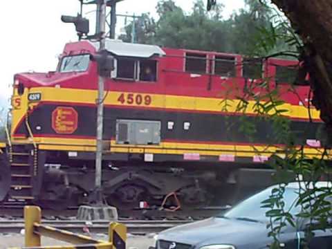 KCSM Coupling AC4400CW-SD40 And First FSRR 4400!!! Tlane - YouTube