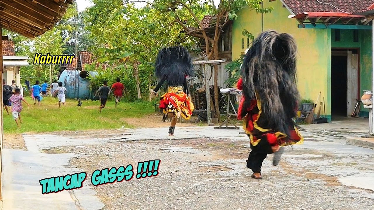 Diejek Barongan Ngamuk Ngejar Orang Youtube