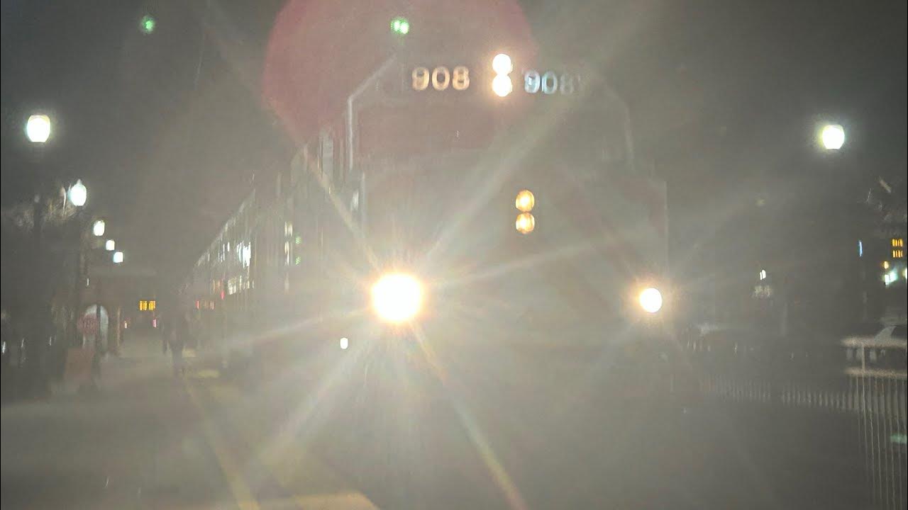 Evening Caltrain with F40PH-2CAT 908 going south at Burlingame station from 1/26/24 - YouTube