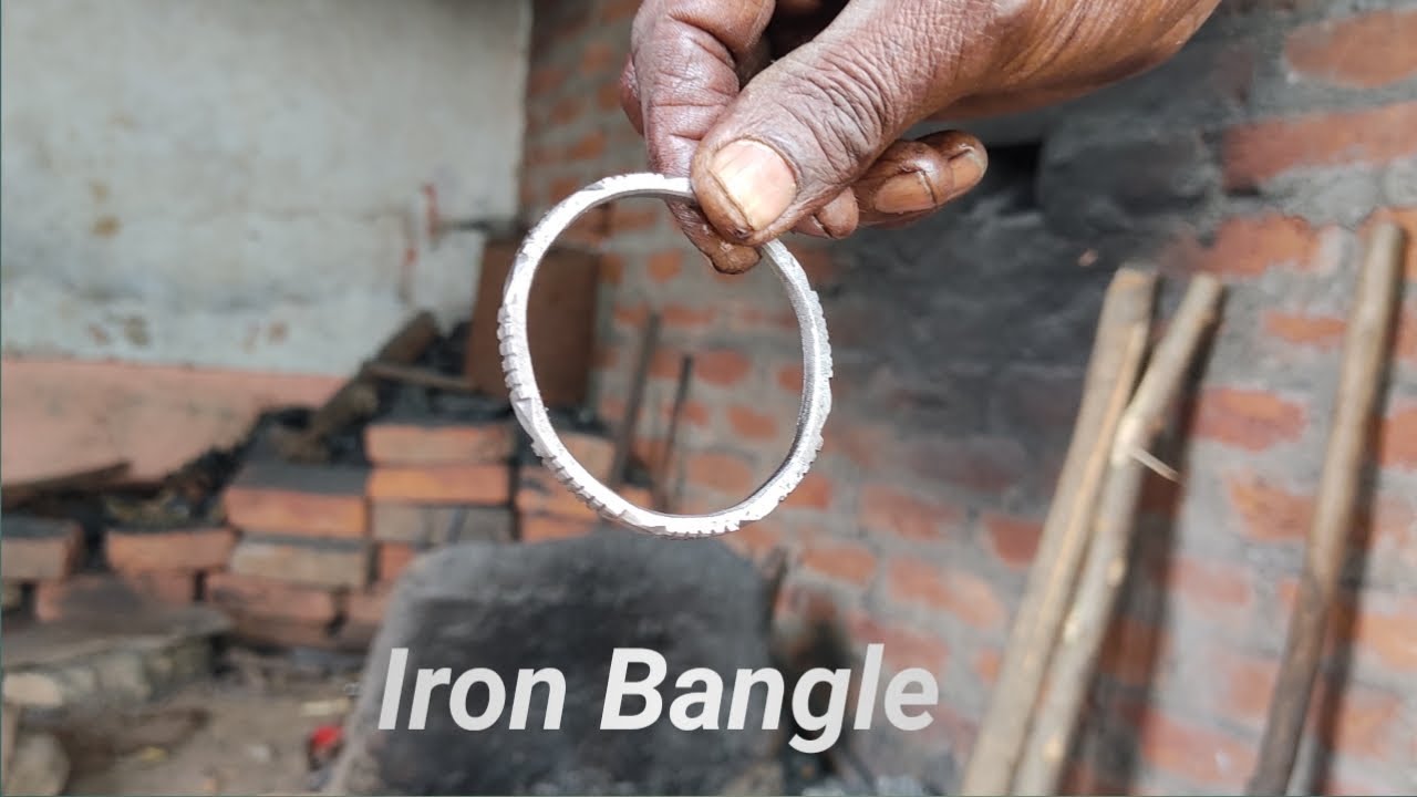Making An Iron Bangle : Amazing Skill of 65 years old Indian Blacksmith ...