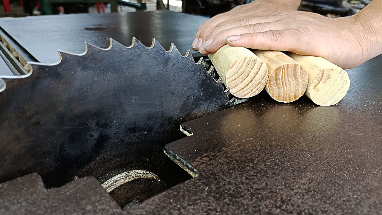 A good idea is in this video! Circular saw blade bends wood on a ...