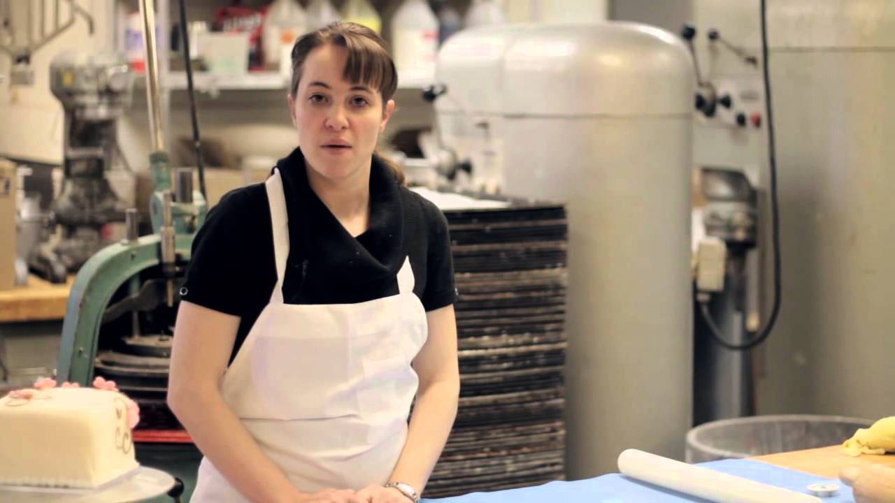 How to Make Icing Roses - YouTube