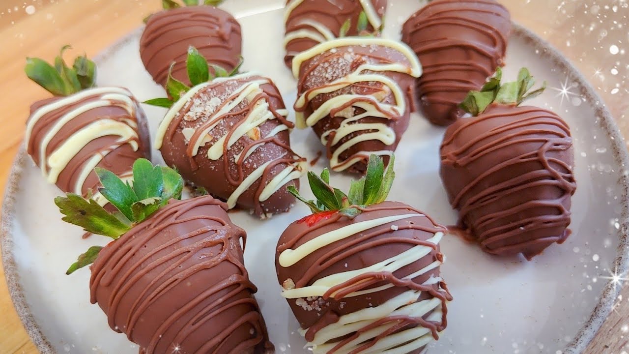 FRAISE enrobée au CHOCOLAT 🍓🍫 recette simple et rapide à faire. dessert ...