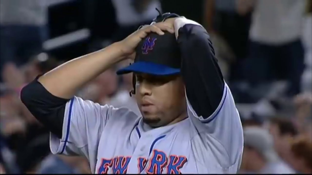 Castillo drops the ball (in Soul) - YouTube