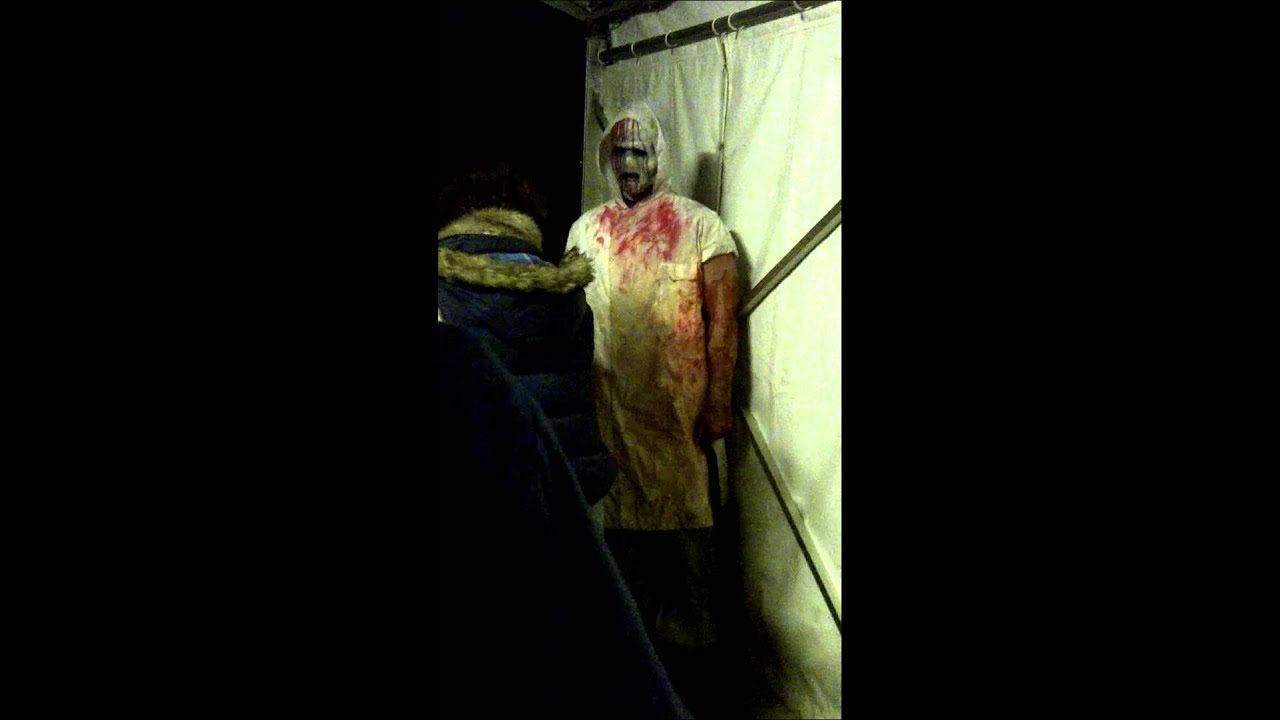 HallowScream, York Maze 2012 Chainsaw Clown :( - YouTube