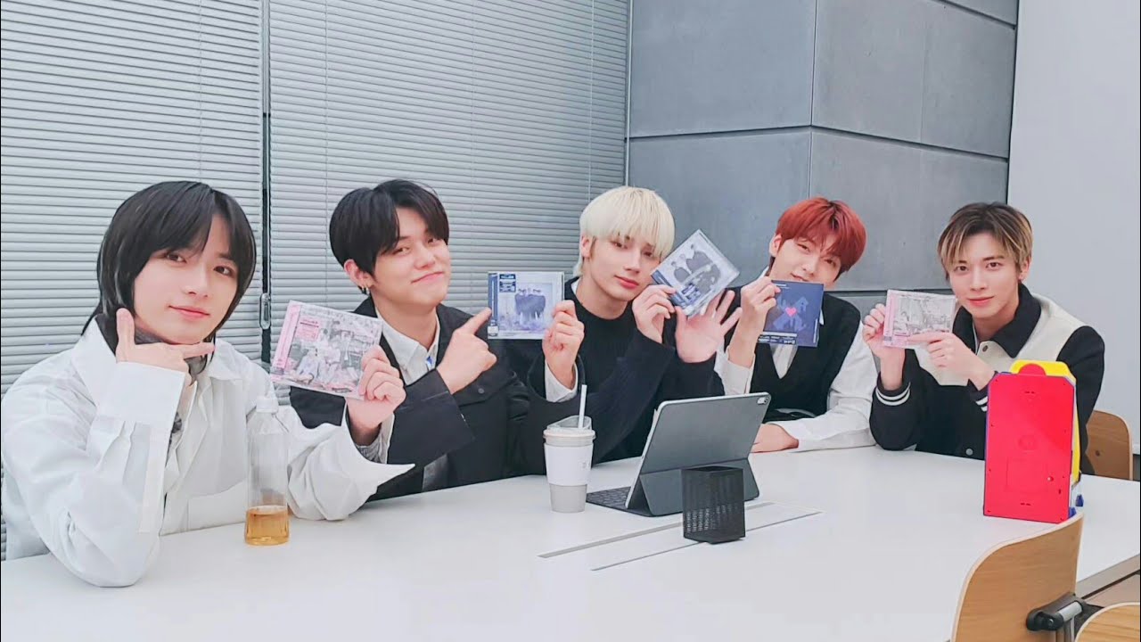 [TXT VLIVE] Pushed Back Japan Music Video 🦊🐰🐻🐿️🐧{09th Nov, 2021} - YouTube