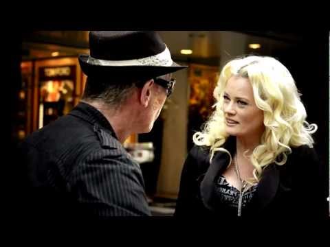 René Bom neemt Monique Sluyter mee naar The Hague Festivals