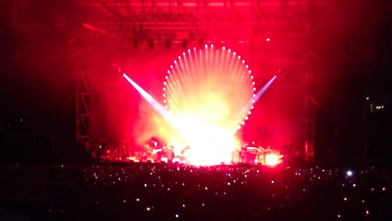 Time - David Gilmour live in Florence (September 15th 2015) - YouTube