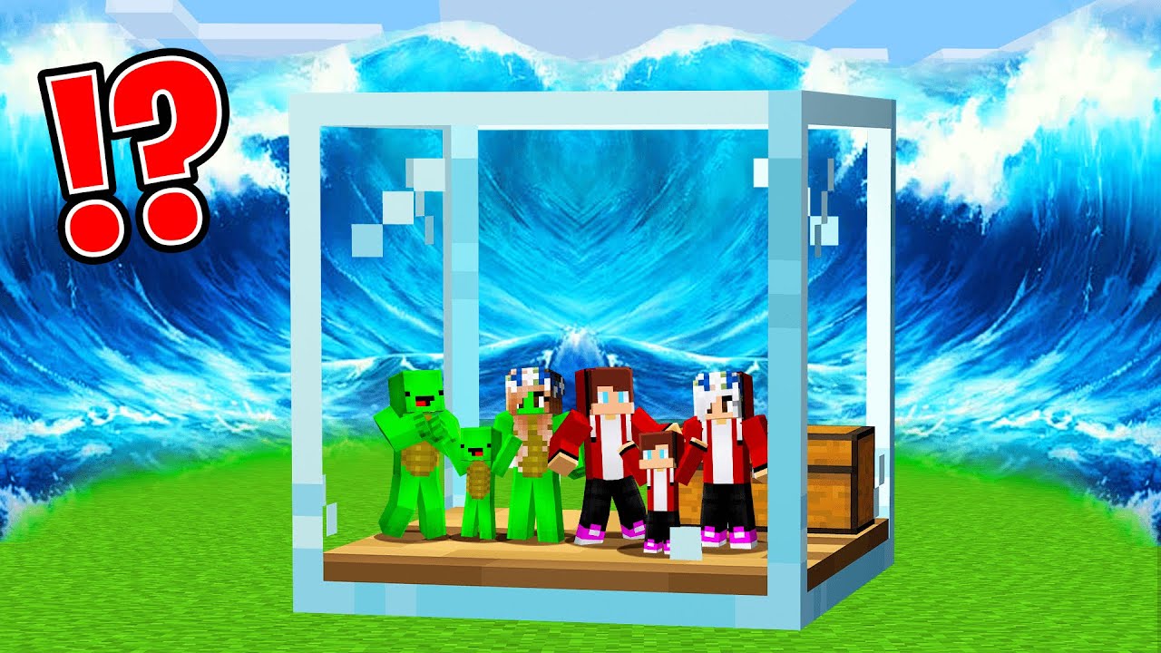 EPIC TSUNAMI vs. Mikey Family & JJ Family Doomsday GLASS Bunker - Minecraft (Maizen) - YouTube