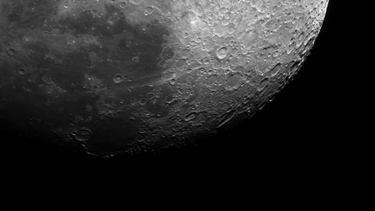 PHOTO LUNE EXTRAITE VIDEO WEBCAM QHY5L 2 traitement Registax 5 - YouTube