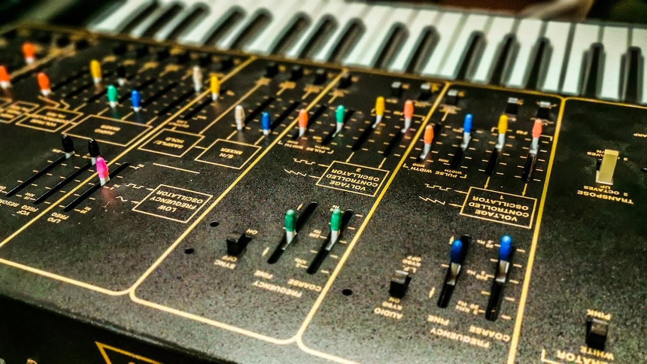 ARP Odyssey | On The Wire - YouTube