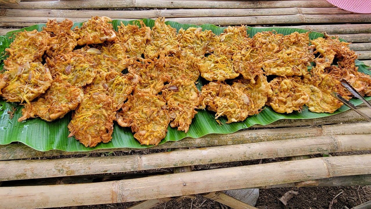 How To Cook The Popular Street Food Called Okoy Or Some Call It Shrimp ...