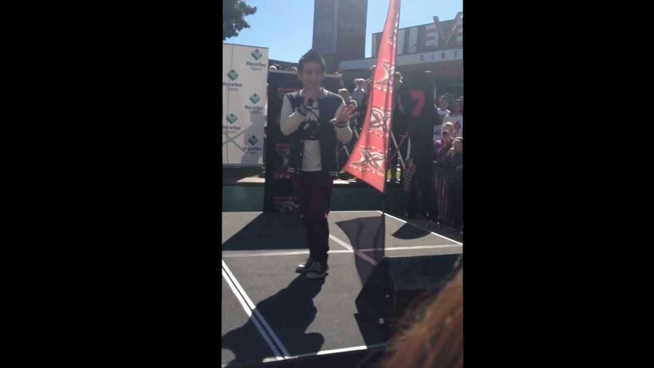 CARMELO MUNZONE at Macarthur Square. - YouTube