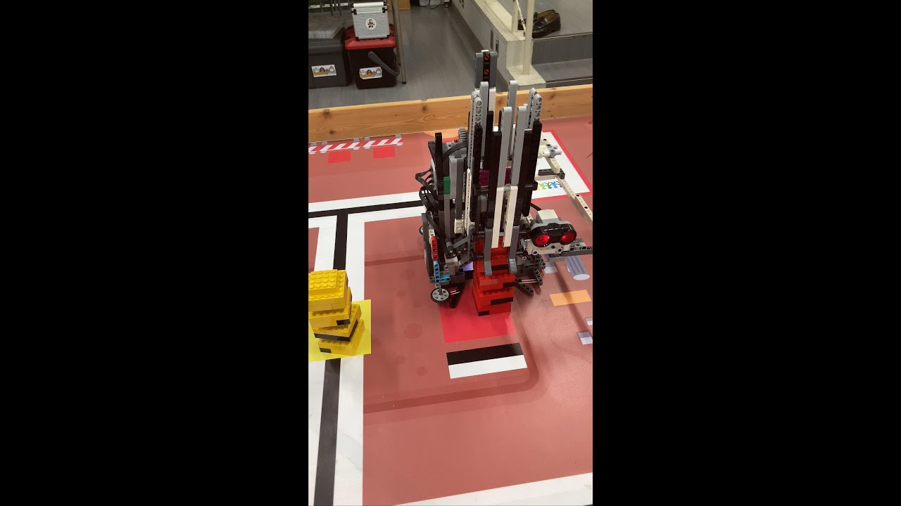 WRO Senior Expert Robot Idea - YouTube