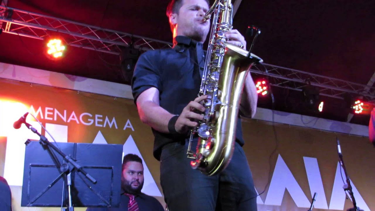 Banda Enfoco - Chocolate (Fabiano Lisboa - Saxofone Tenor Jahnke) - YouTube