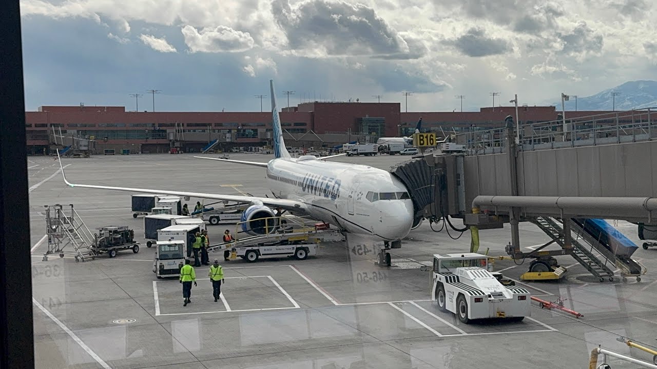 February 8, 2025: United Airlines Boeing 737-924 Denver (DEN) to Salt ...