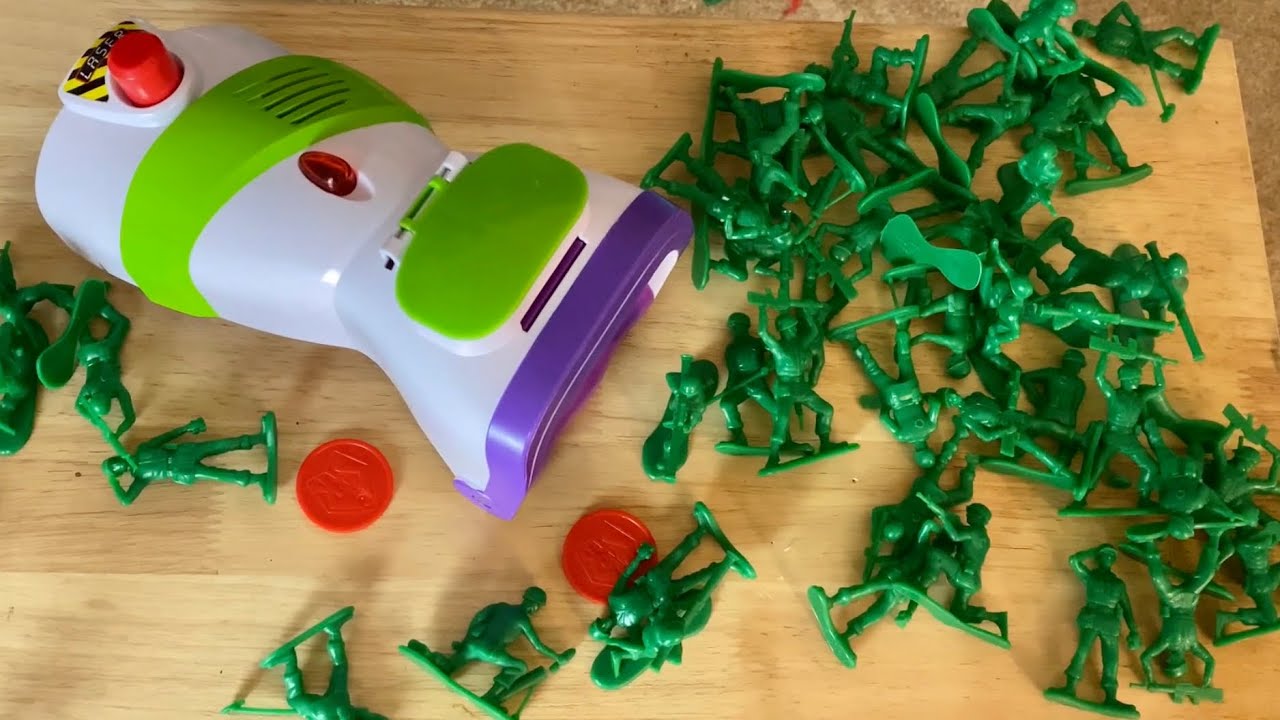 Toy Story 4 Buzz Lightyear Rapid Disc Blaster Review - YouTube
