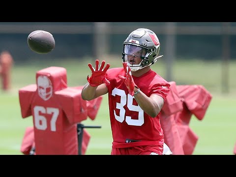 Tampa Bay Buccaneers WAIVE LB Jeremy Banks! - YouTube