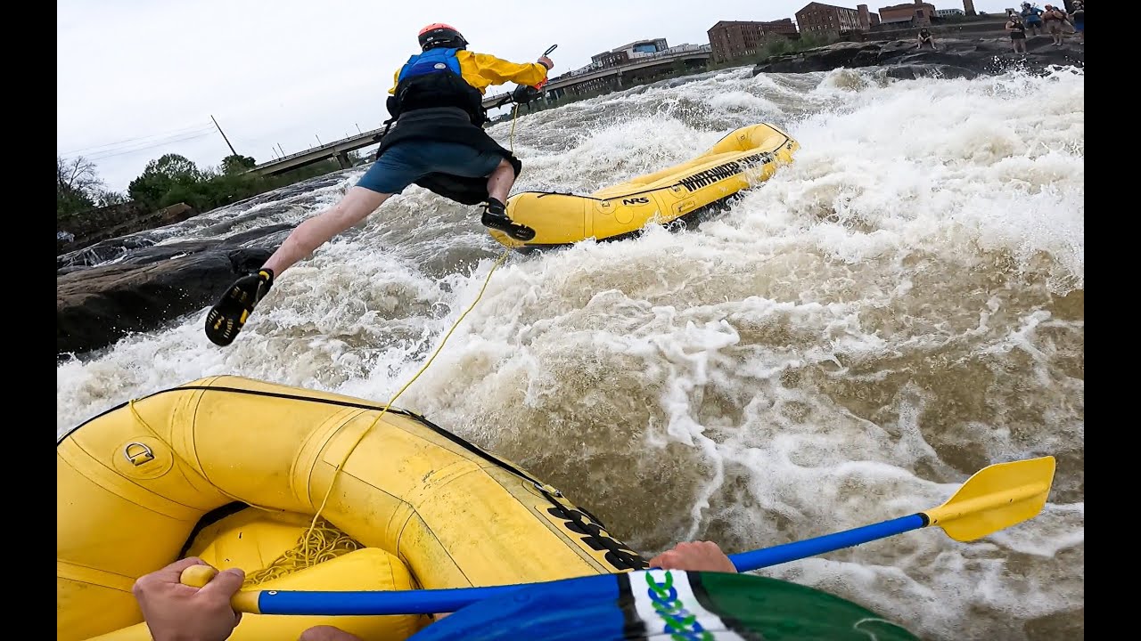 Rescuing raft STUCK in Class V rapid (CUTBAIT) | Chattahoochee River ...