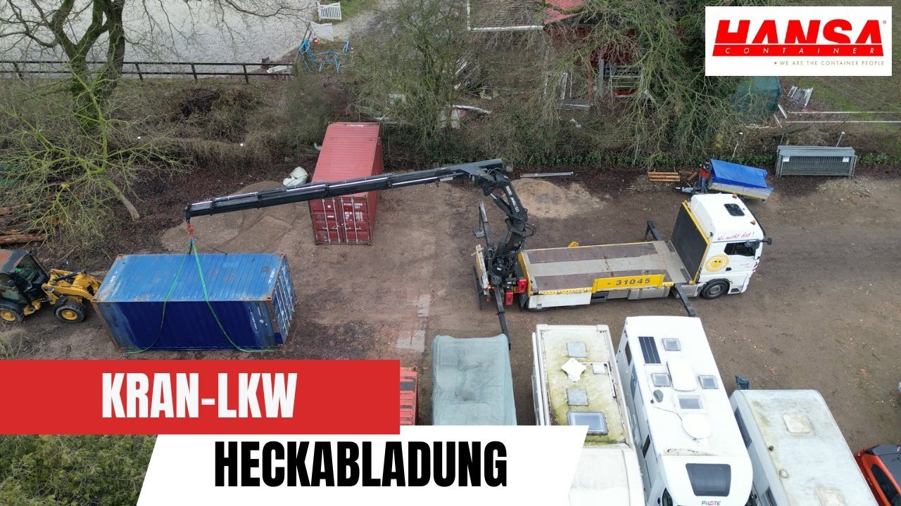 Heckabladung eines 20-Fuß-Containers mit Kran-LKW - Containertransport ...