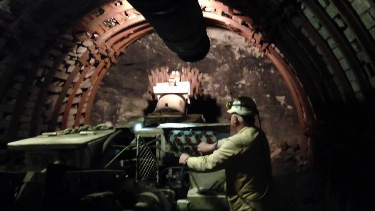 Kopalnia Guido: Kombajn chodnikowy Alpine AM-50 - YouTube