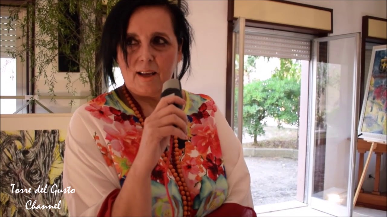 Anna Napoli Gallery - Incontro con l' artista - YouTube