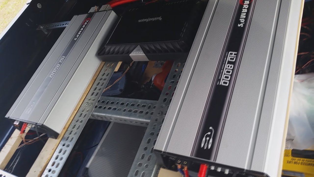 2 SSA ZCON 15's On 2 Taramps HD8000's - YouTube