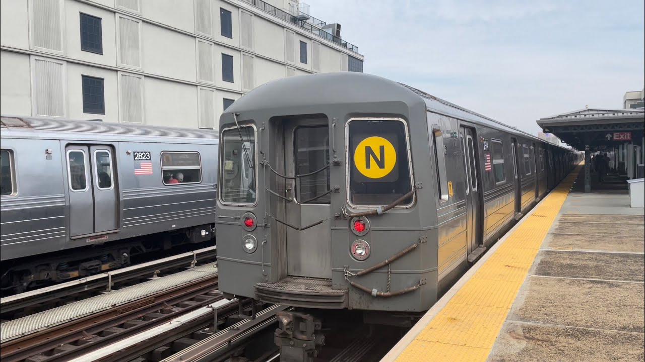 BMT Astoria Line: R46/R68 N Local Trains at 39th Avenue – Dutch Kills ...