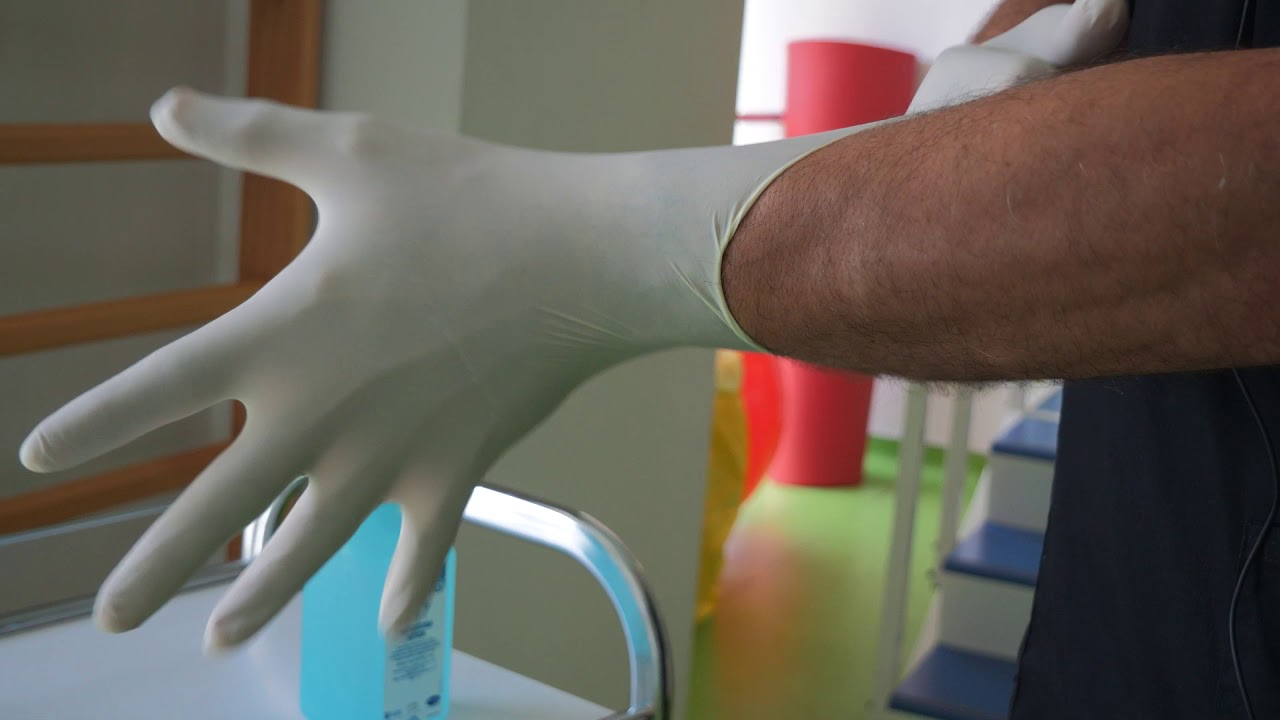 Τοποθέτηση και απόσυρση γαντιών μιας χρήσης - YouTube