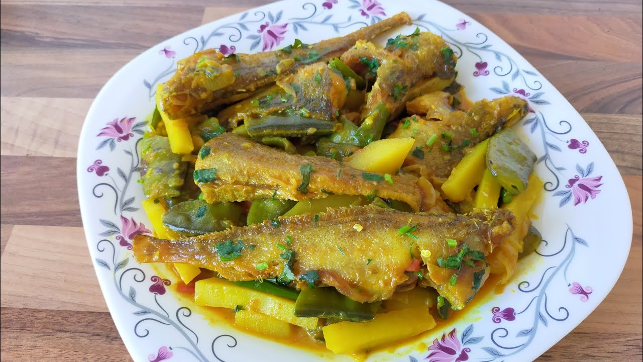 Poa Fish With Beans & Potato | Poa Macher Torkari | Fish Recipe By Easy ...