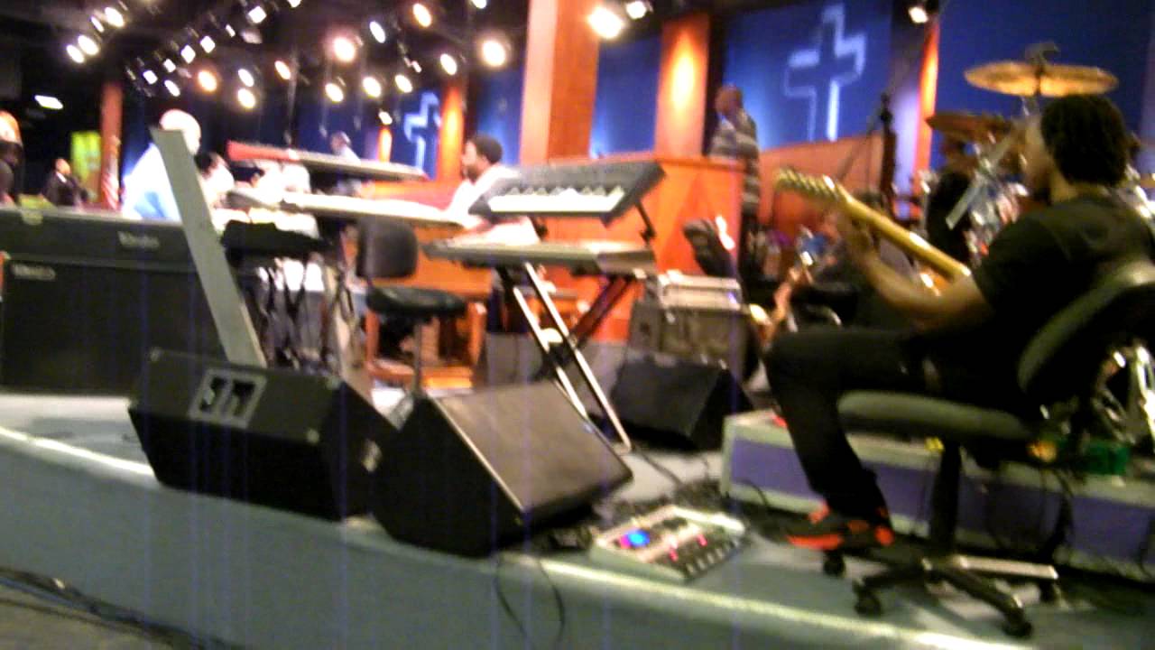 Watch Me Praise Him- City of Refuge Band - YouTube