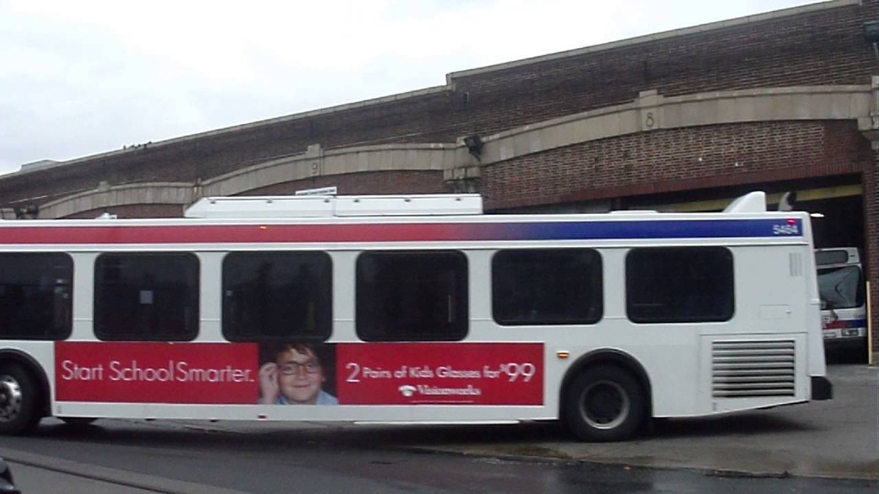 Bus Action @ SEPTA Callowhill Depot - YouTube