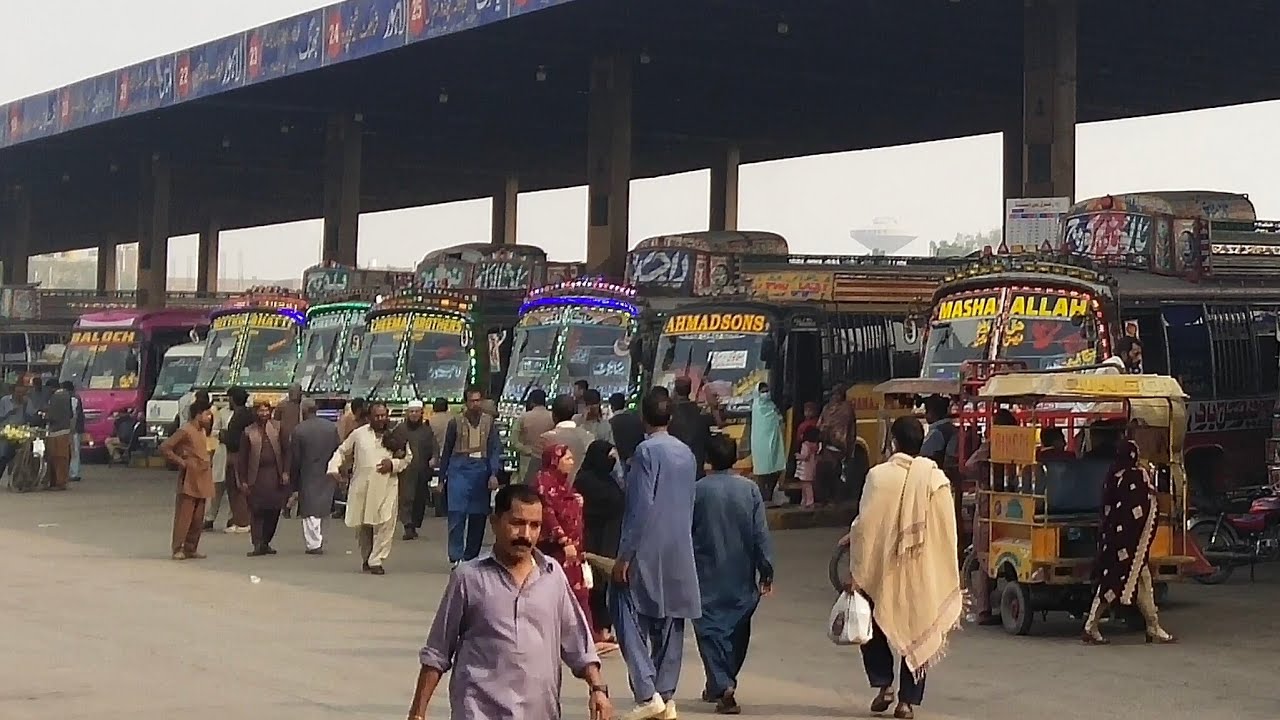 Lari adda Faisalabad complete. Scenes at 11:45 p.m - YouTube