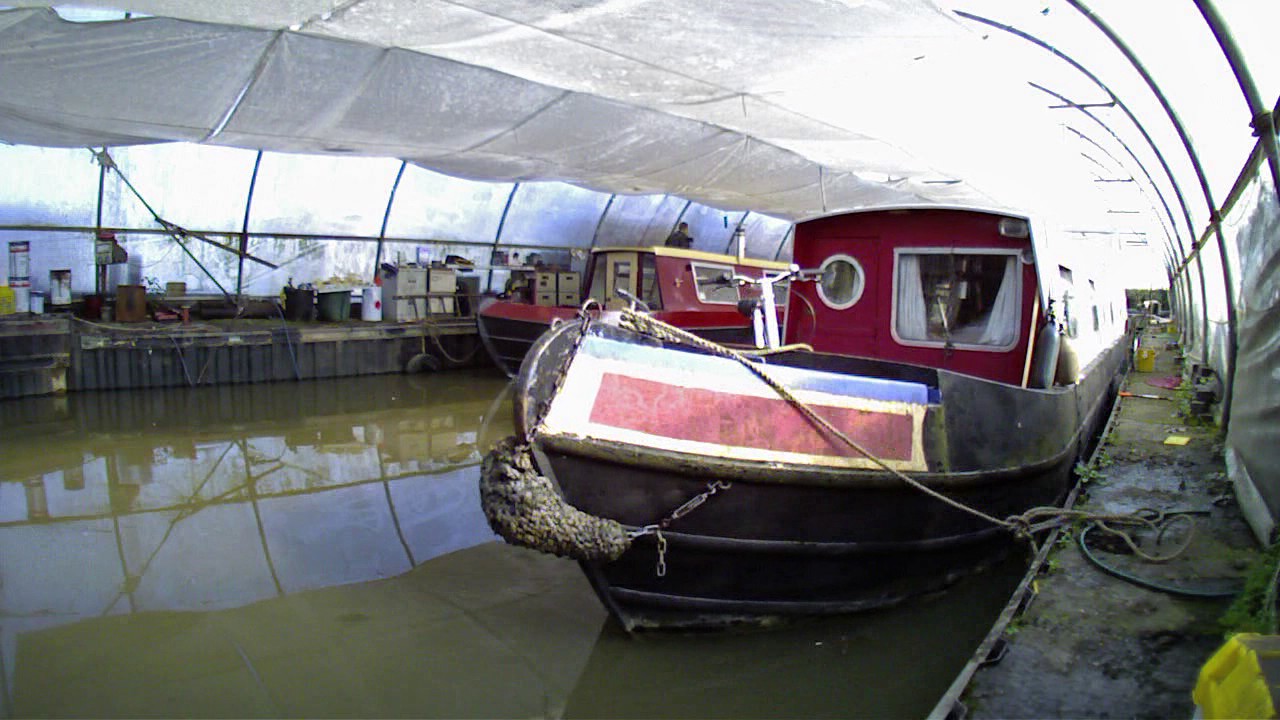 Dry Dock, Baxter boatyard, Yardley Gobion, - YouTube