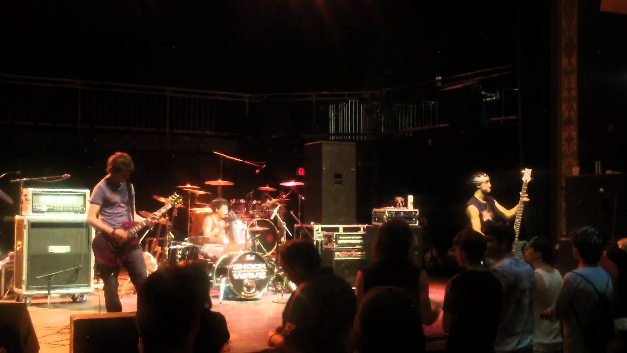 Shock Wave - 18 (Alice Cooper) - YouTube