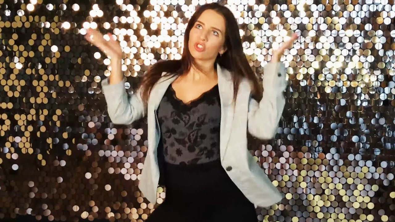 Dancing Girl | Awesome Dance - YouTube