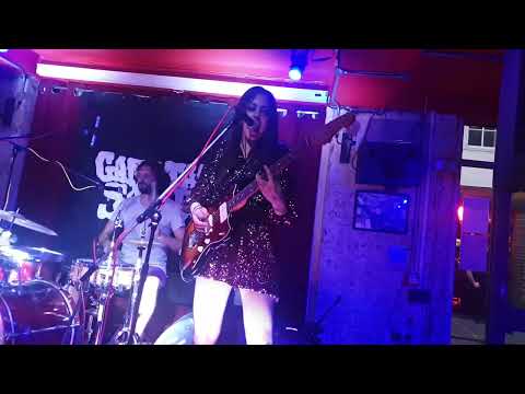 Dronningen live at The Strongroom  Bar London