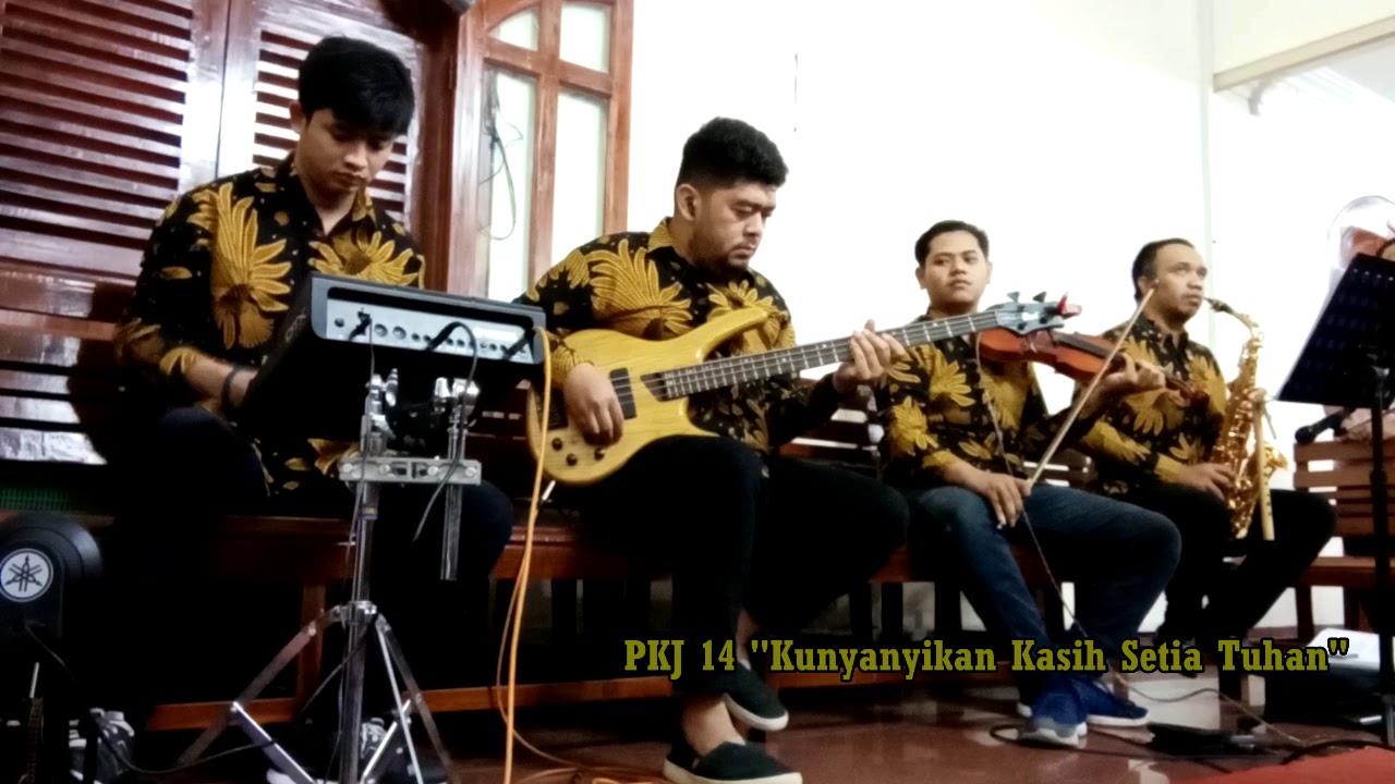 PKJ 14 KUNYANYIKAN KASIH SETIA TUHAN - YouTube