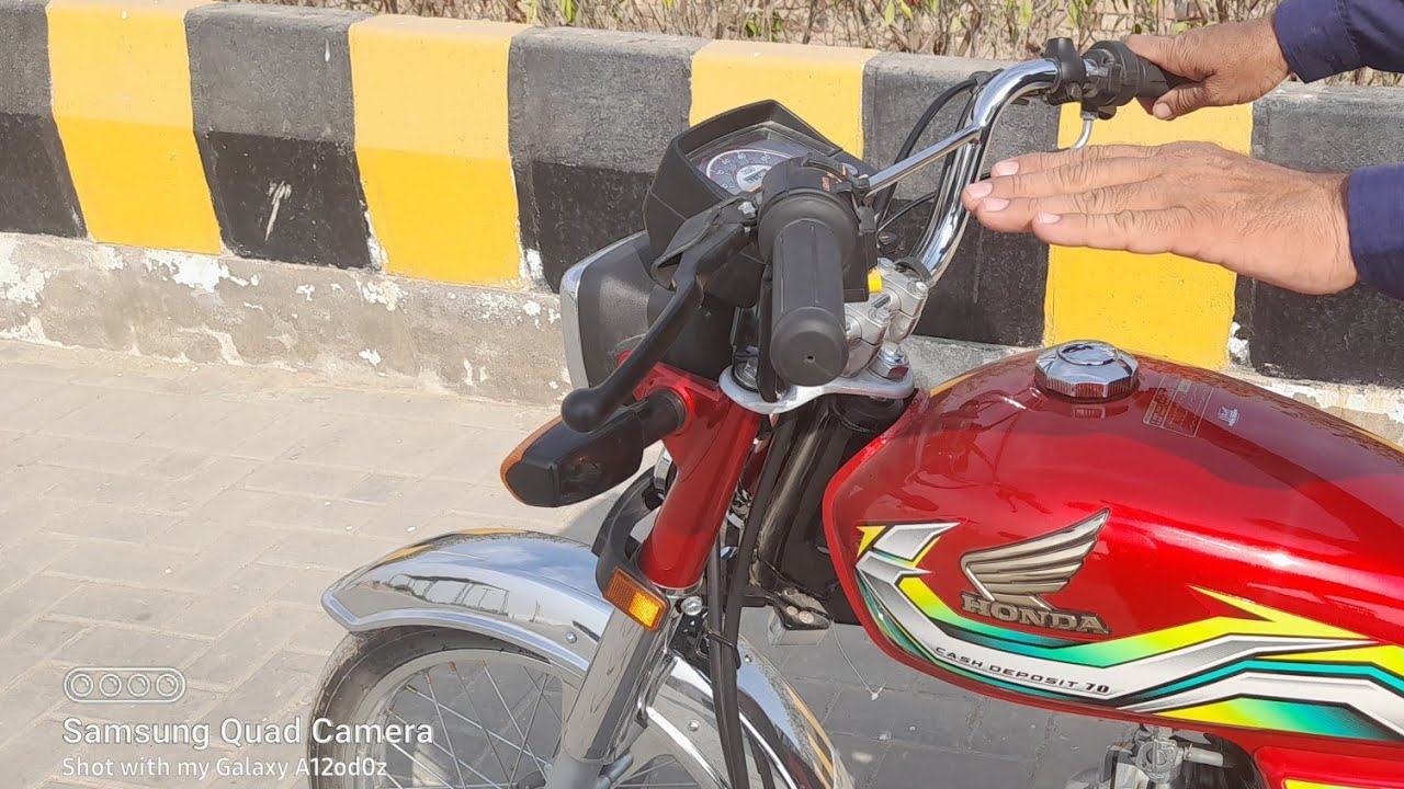 How to bike with one hand in 4th gear - YouTube