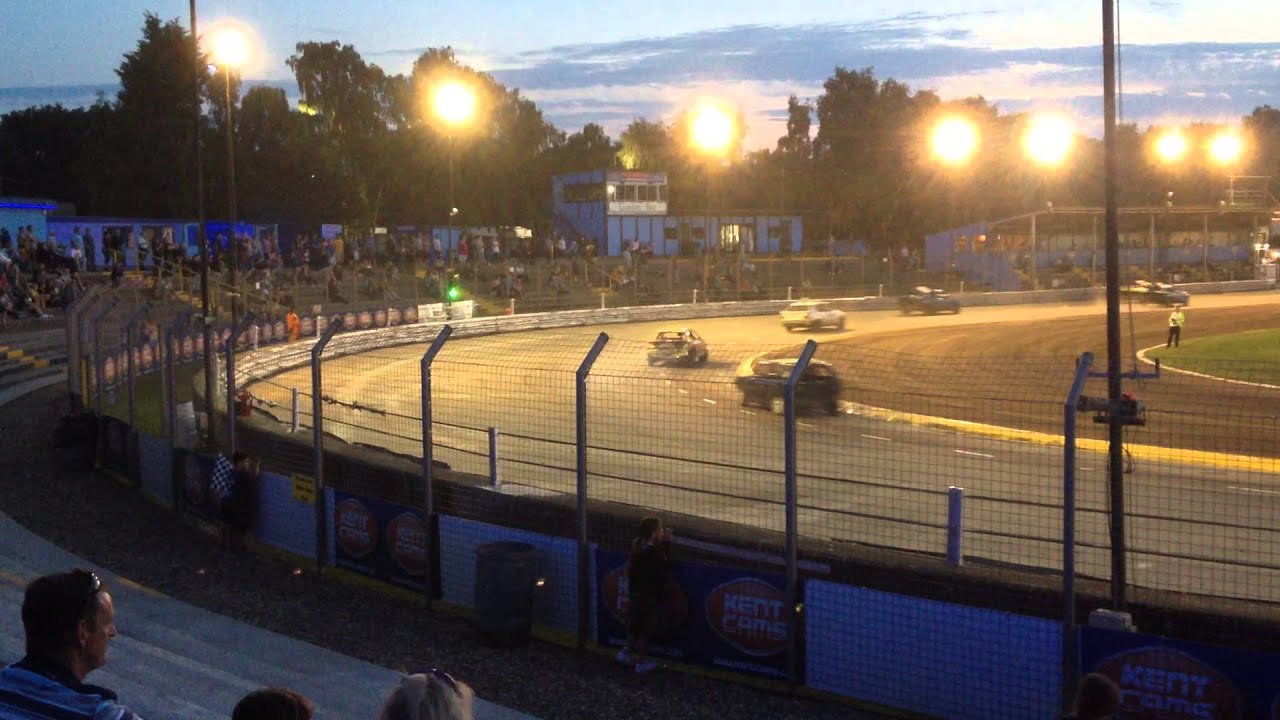 Banger racing stock car Spedeworth Ipswich 2015 last race crash - YouTube