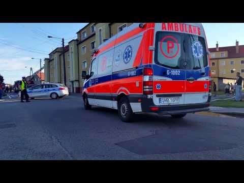 Polish Ambulance responding with dual sirens [ Air Horns + Federal Signal AS-380]