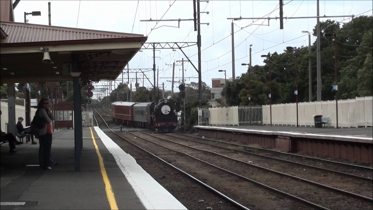 Steam Train R707 (707 Operations) Suburban Tour passing Mordialloc. 4 ...
