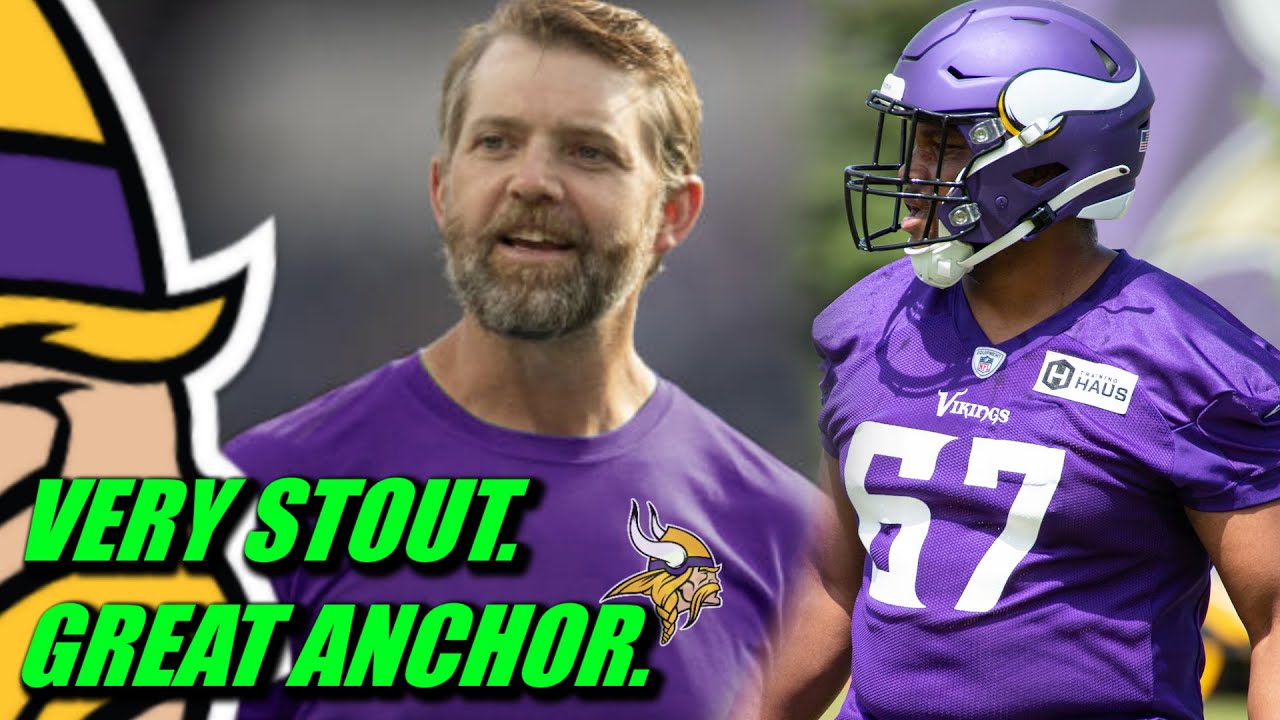 Minnesota Vikings OC Wes Phillips Hypes Up Guard Ed Ingram - YouTube