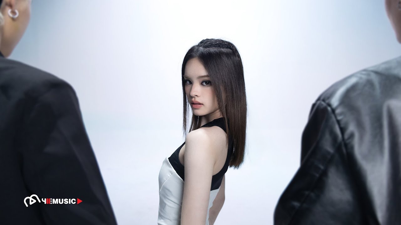 ALLY - DANCE PERFORMANCE VIDEO (ESCAPISM. / OHMAMI) - YouTube