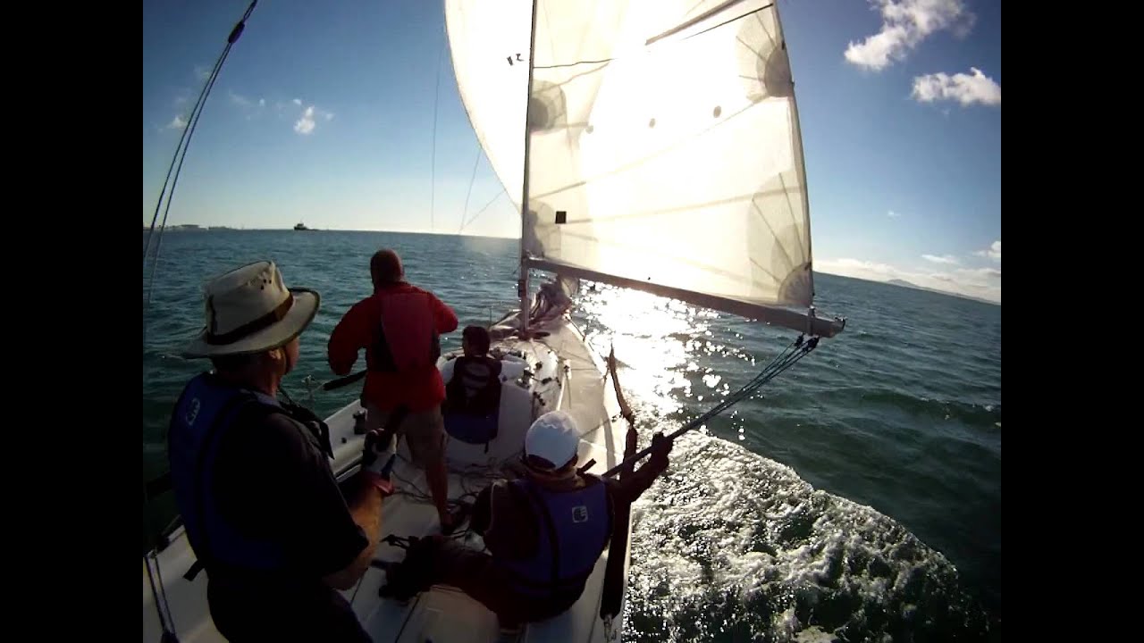How to gybe a Sports Boat 101 - YouTube