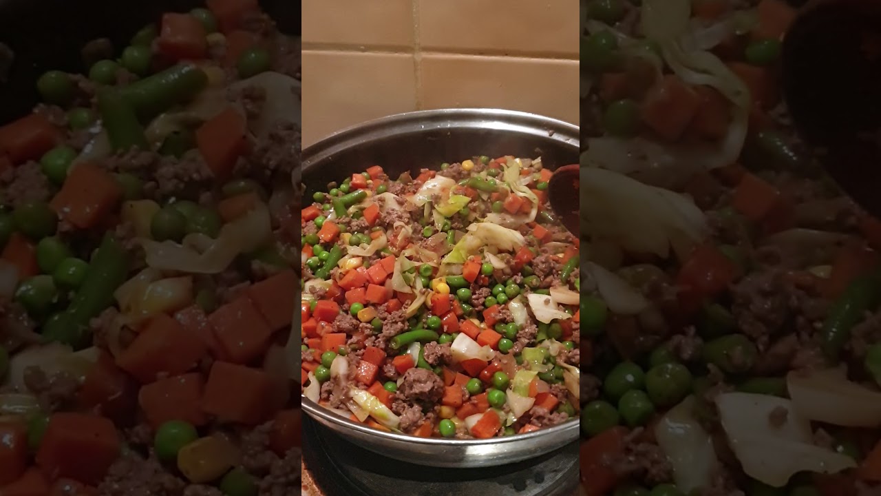 Mince beef and mixed vegetables. - YouTube