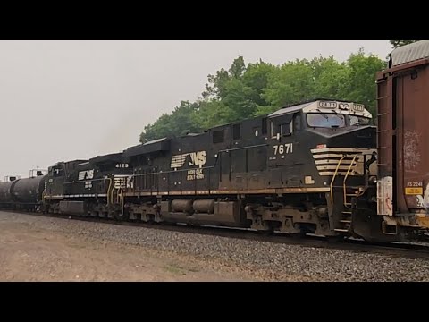 NS 4129 and NS 7671 back in Ladysmith wi as DPU, CN 3811 manifest. - YouTube